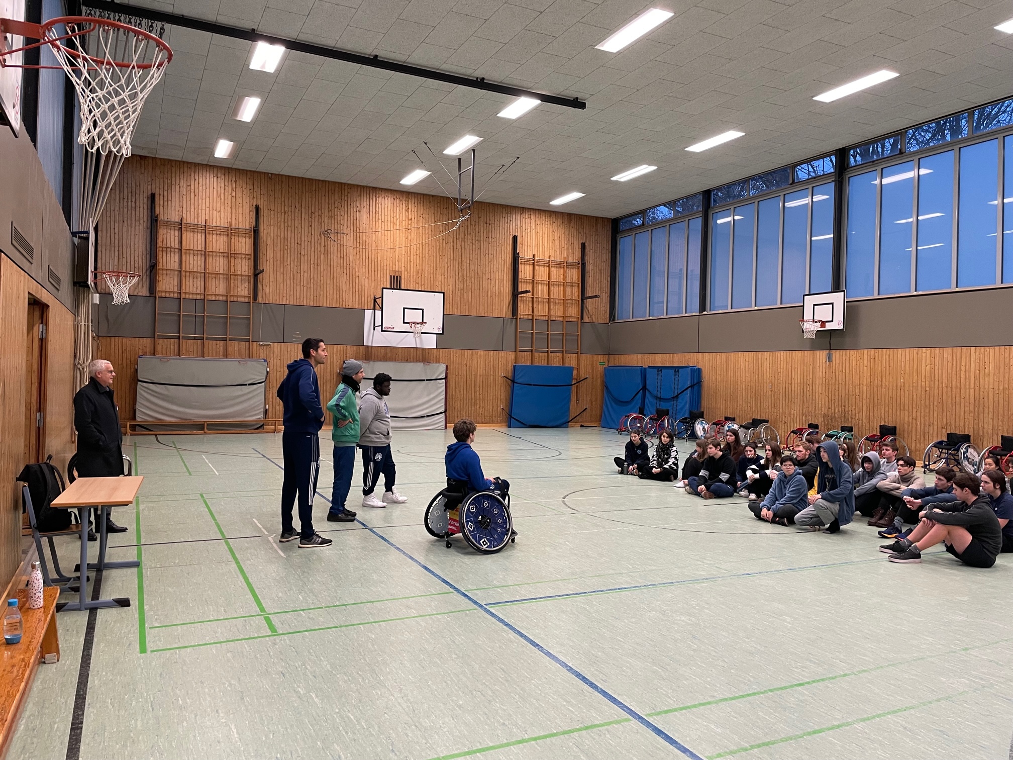 Die Rollstuhlbasketballer der BG-Baskets zu Gast am DFG – DFG-LFA Hamburg